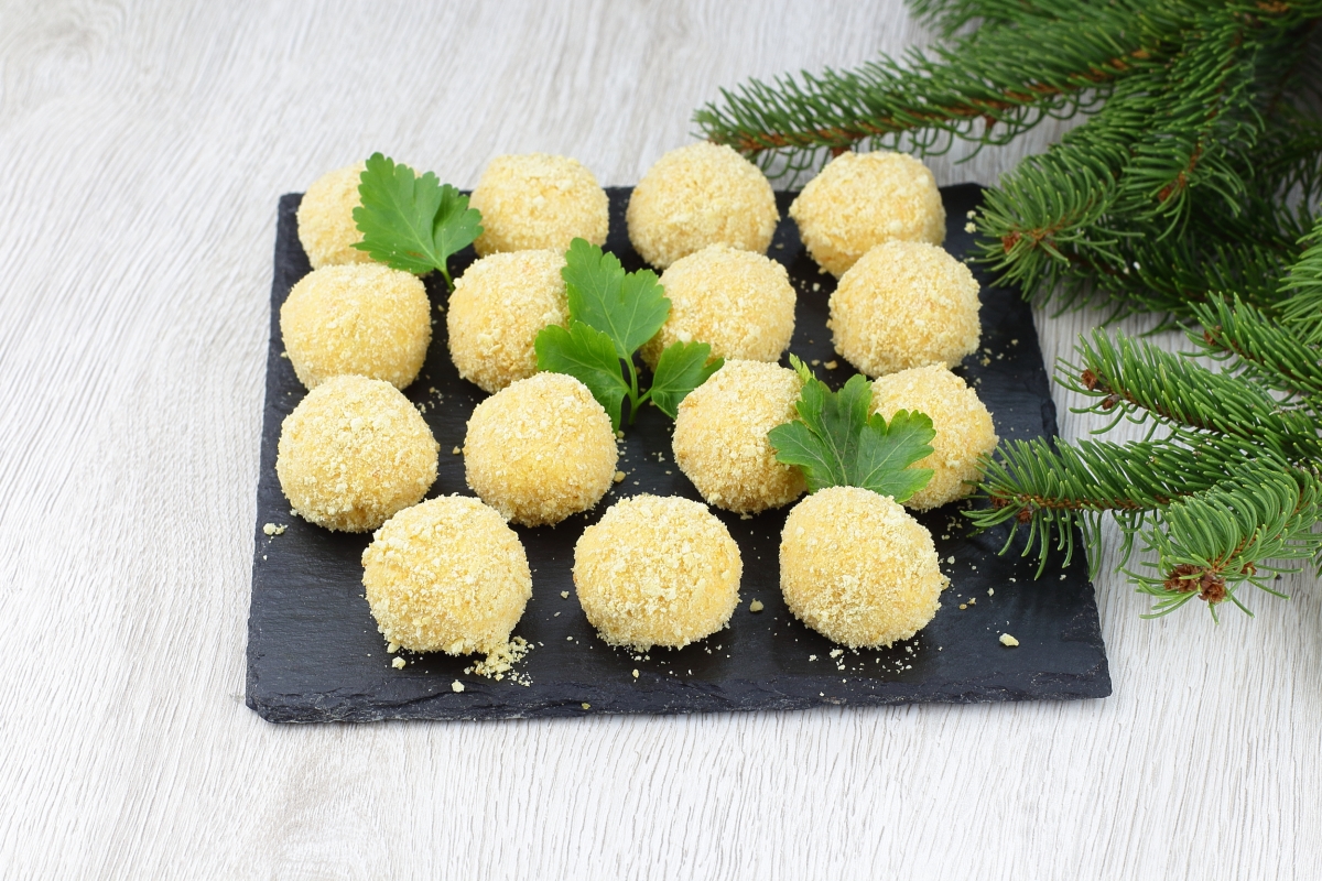 Мясные шарики в хрустящей панировке - рецепт на Новый год с фото ...